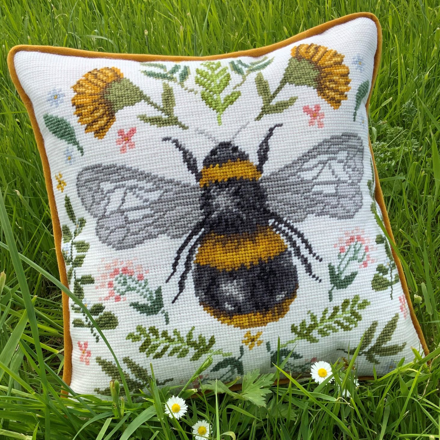 Botanical Bee Tapestry | Bothy Threads