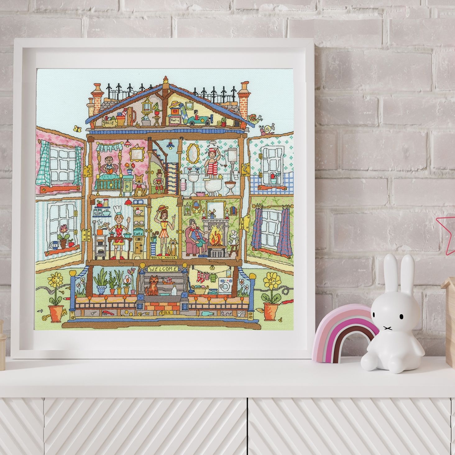 Cut Thru' Dolls House | Bothy Threads