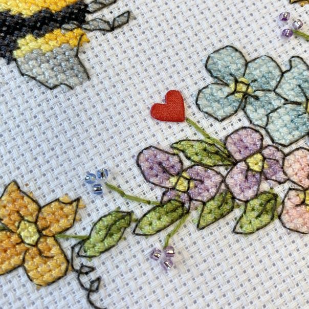 Queen Bee | Bothy Threads